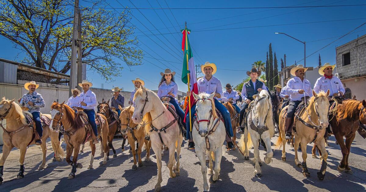 Apodaca celebra su 174 aniversario con cabalgata y música en vivo