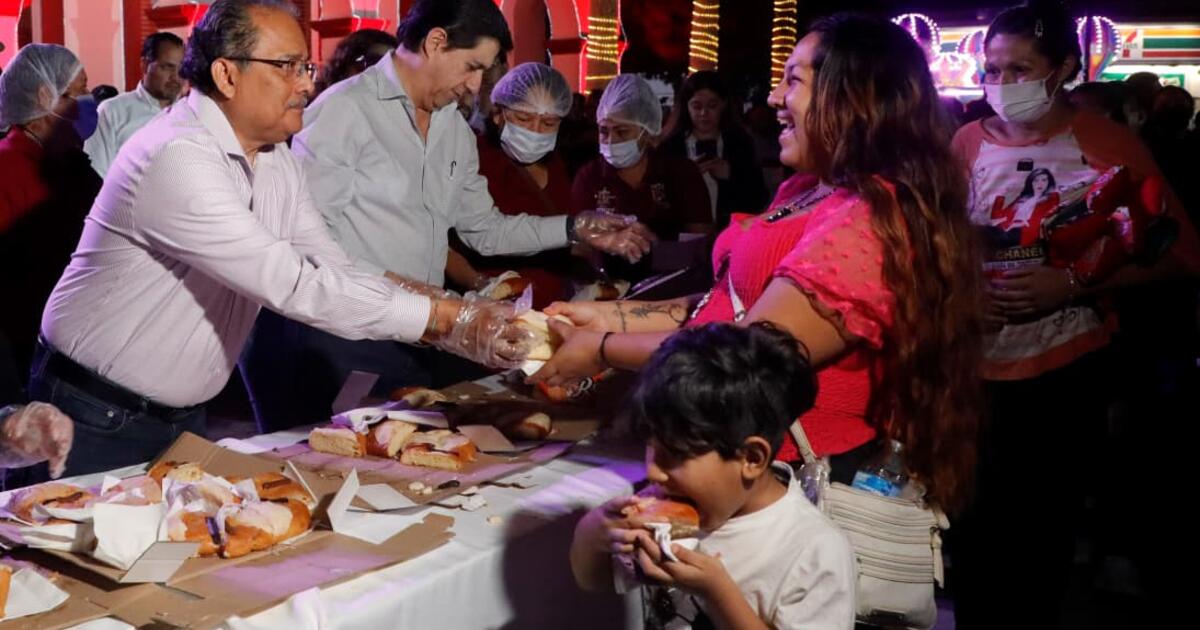 Llegan los reyes magos a Escobedo disfrutan familias de mega rosca